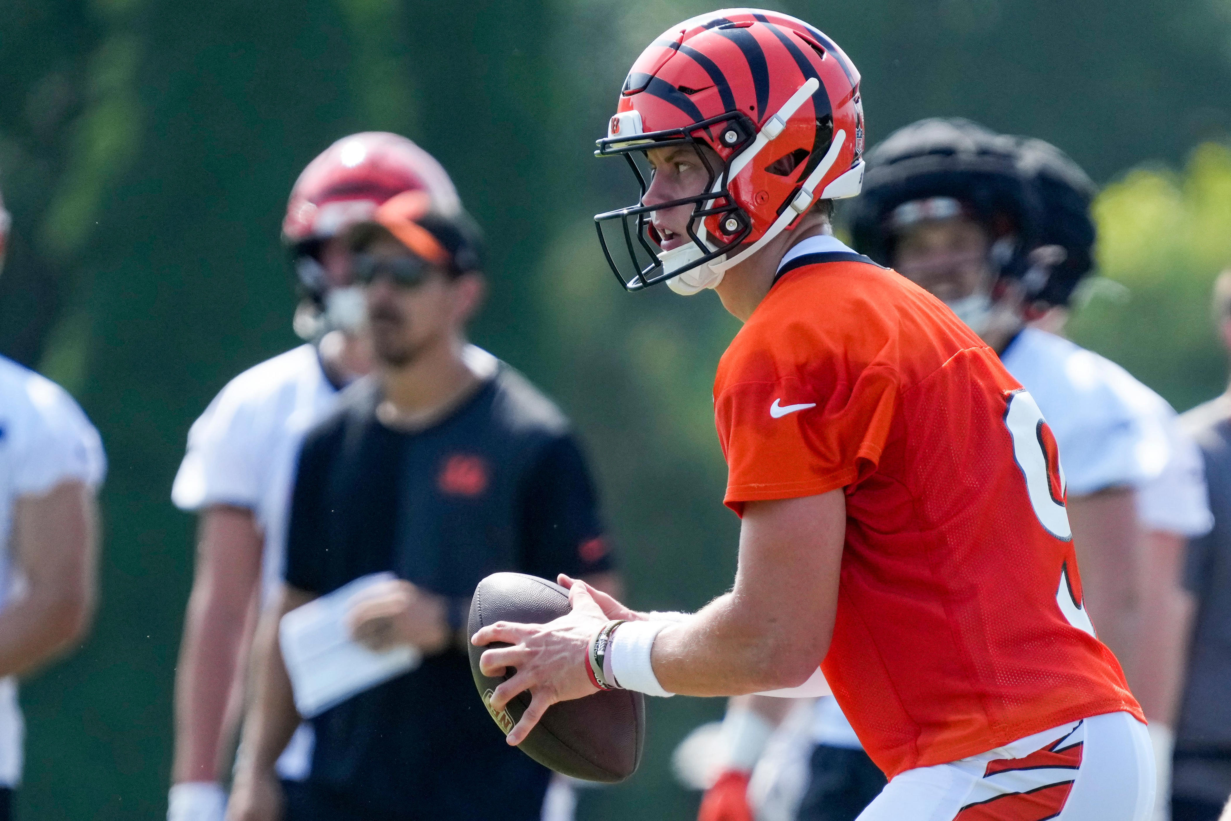 Bengals observations: Heat, offense dominate the discussion on Day 2 of ...
