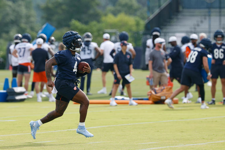 Highlights from Bears OTAs feature running back, offensive line drills