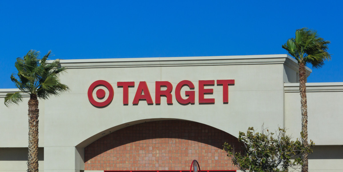 This Dreamy Target Duvet Cover Is the Easiest Way to Embrace 2026’s ...