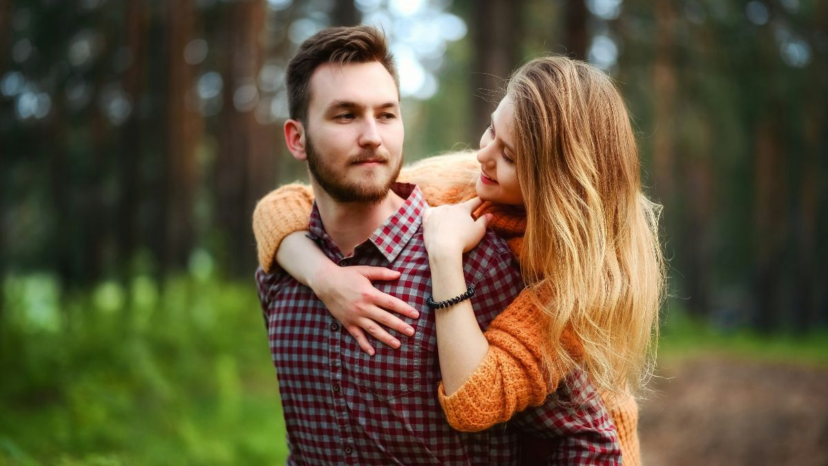 10 clear signs your partner loves you truly and unconditionally
