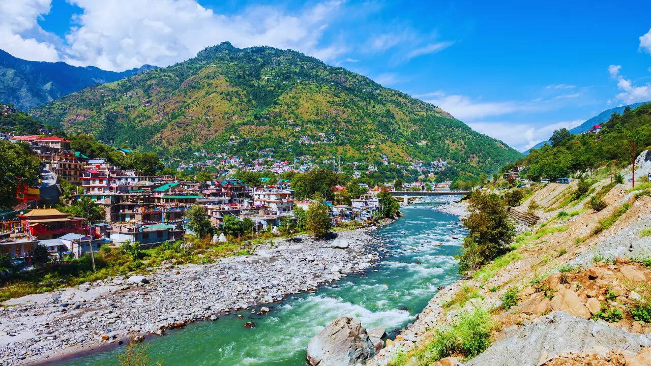 From Valley of Flowers to Parvati Valley; 5 magical valleys in India ...