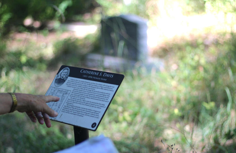 11 famous people buried in Eugene's oldest cemetery