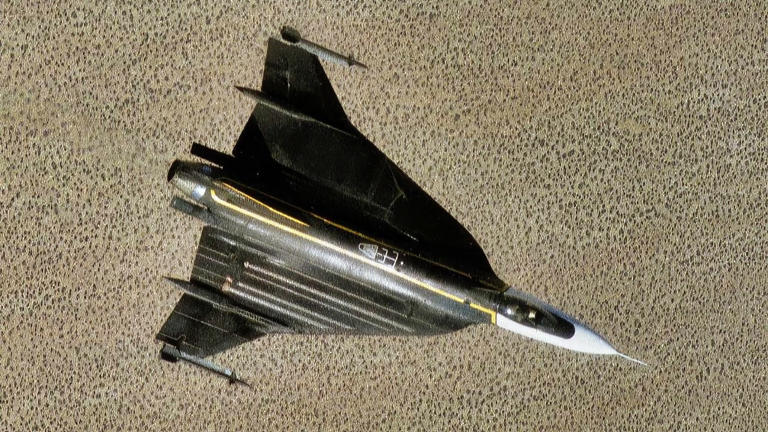 Only 2 F-16XLs were ever built — one flew alongside an SR-71 Blackbird ...