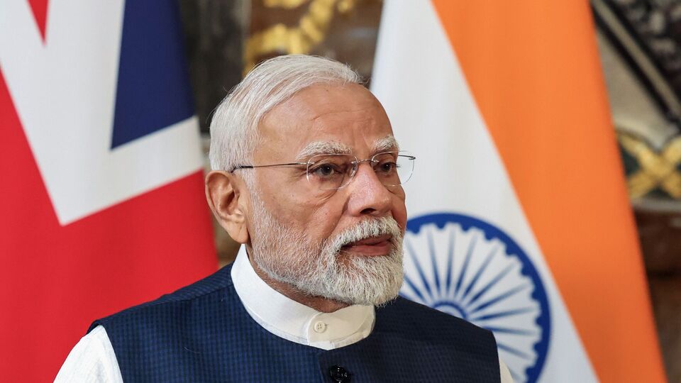 ‘Modi is my living god’: Woman gets emotional during Prime Minister's ...