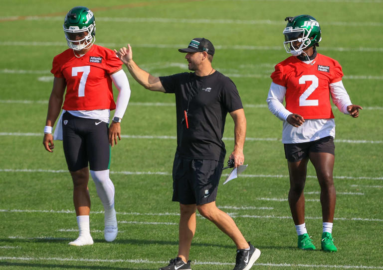 Jets’ Justin Fields injury update: Is it serious? Here’s everything we know