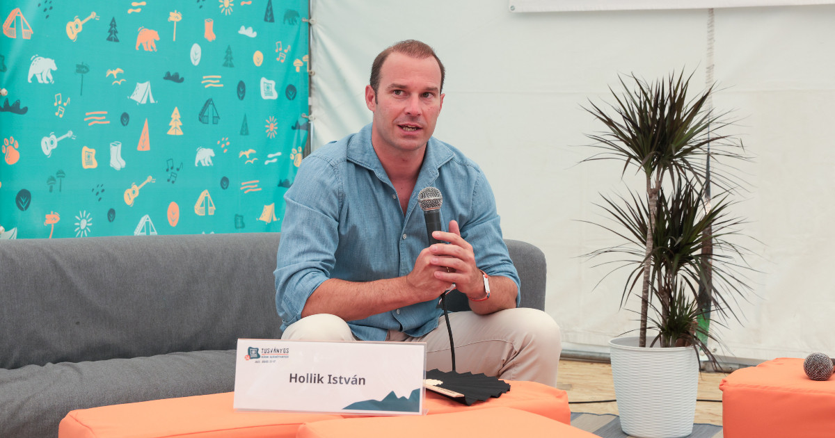 Hollik István szerint a Tisza Párt olyan Lutra album, amiben csak egy ...