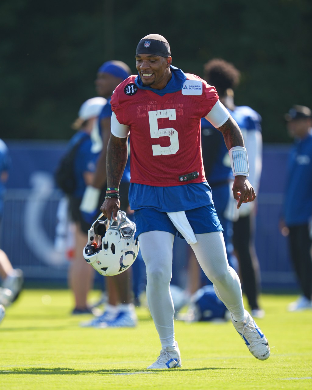 Colts’ Daniel Jones and Anthony Richardson struggle as QB battle begins