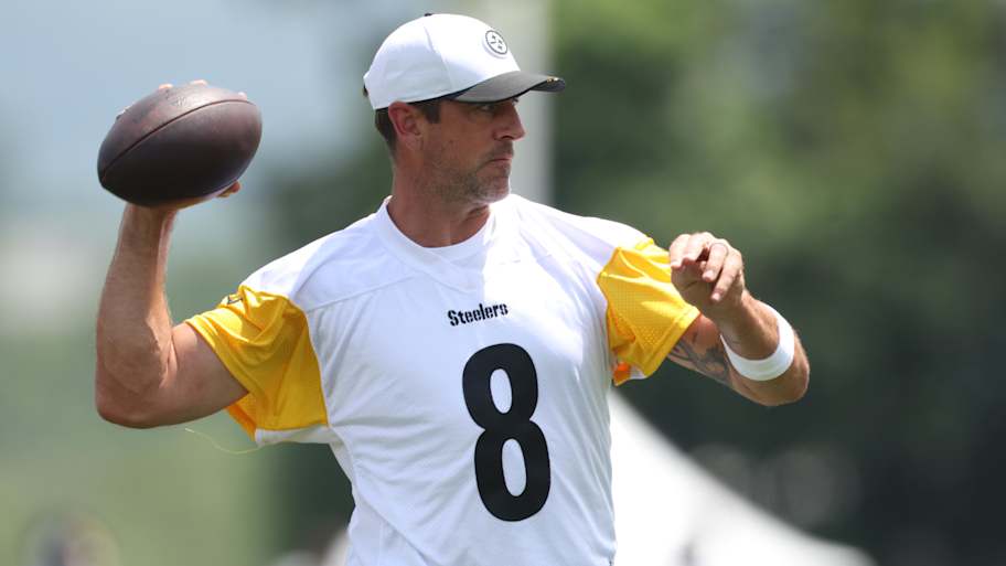 Aaron Rodgers Has Perfect Reaction to First Steelers Interception