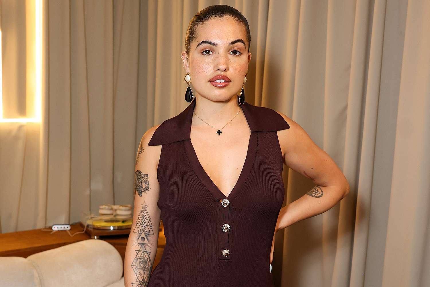 Pop Star Mabel Responds to Nepo Baby Critiques While Discussing Famous ...