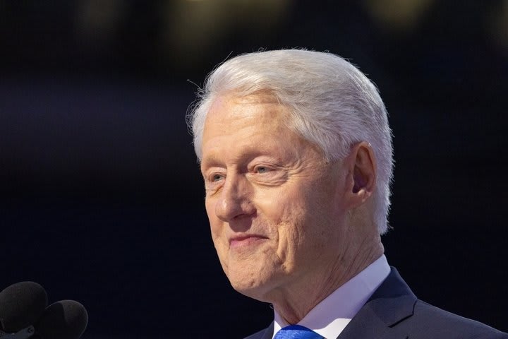 Bill Clinton penned fawning note to Jeffrey Epstein: New WSJ report