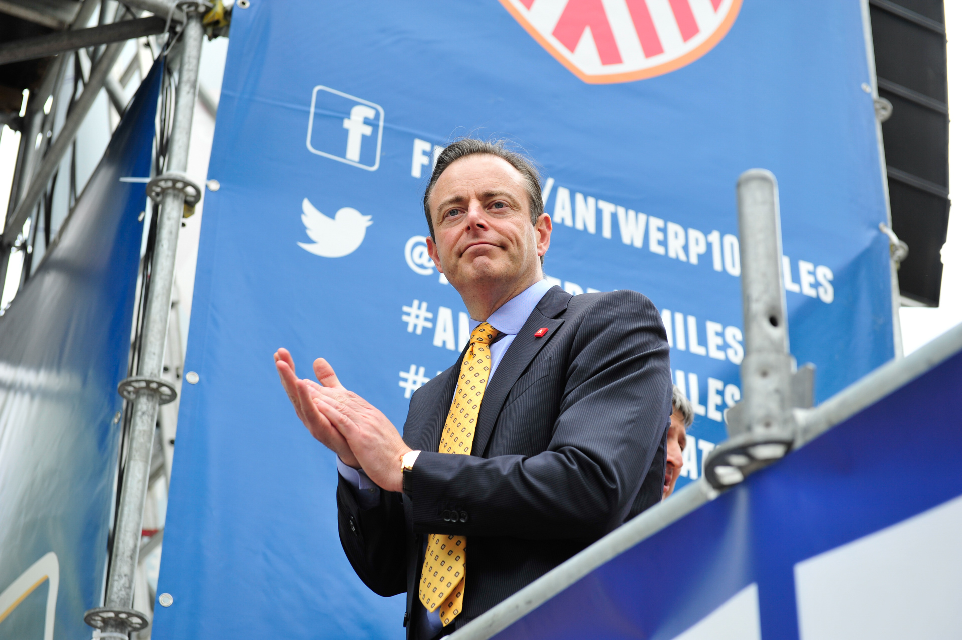 Open ruzie tussen Bart De Wever en Sammy Mahdi?