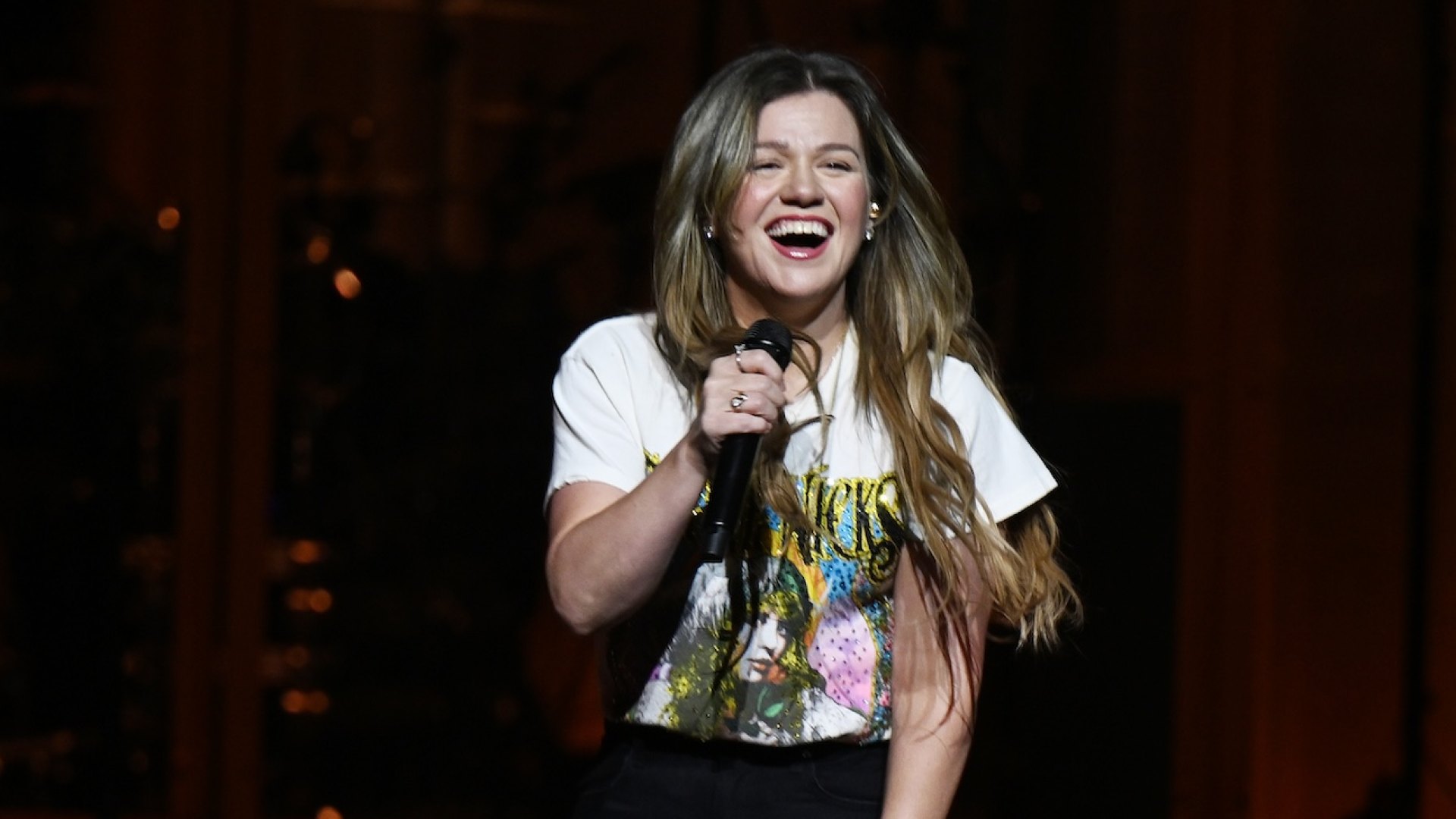 Kelly Clarkson Debuts Bob Haircut in ‘The Voice' Season 29 Promo