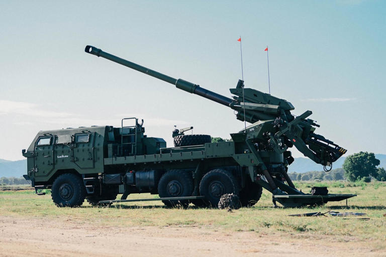 ส่งอาวุธไทยออกรบ!! ปืนใหญ่ "M758 ATMG 155mm" ยิงถล่ม BM-21 เขมร