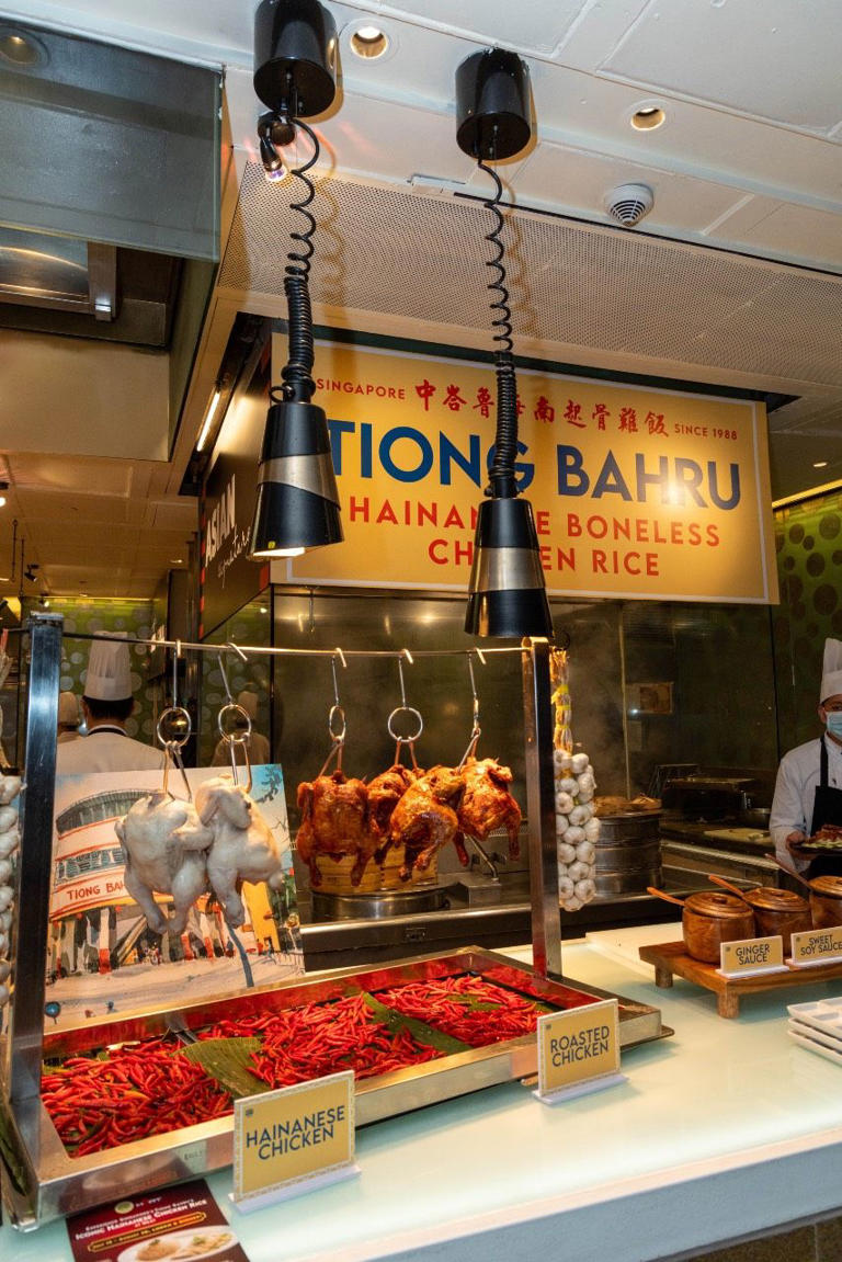 This Michelin-Recognized Hainanese Chicken Rice Joins A 5-Star Buffet ...