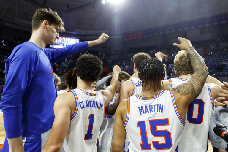 Florida's 7-Foot-9 Center Reportedly Tried to Play Football for Gators