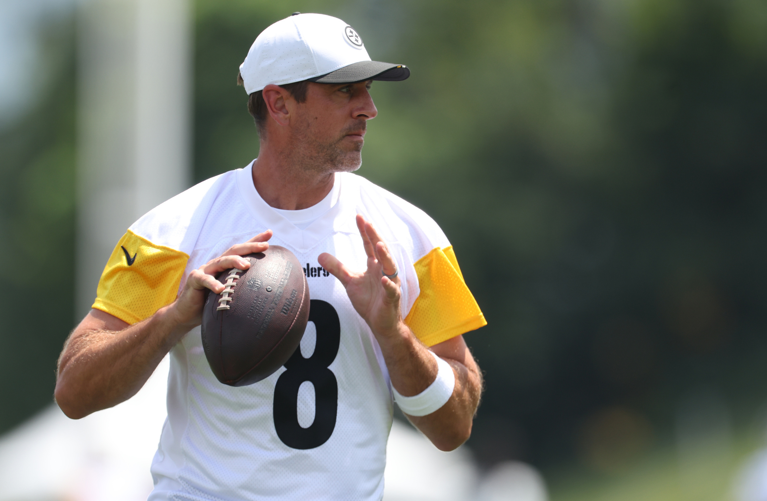 Steelers Teammates Are Noticing Great Differences From Aaron Rodgers ...
