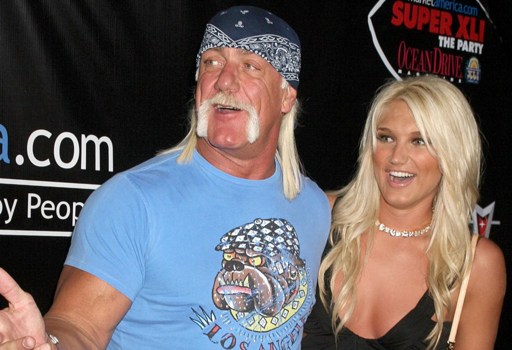Brooke Hogan Calls Out Relatives for Relying on Hulk Hogan's Money ...