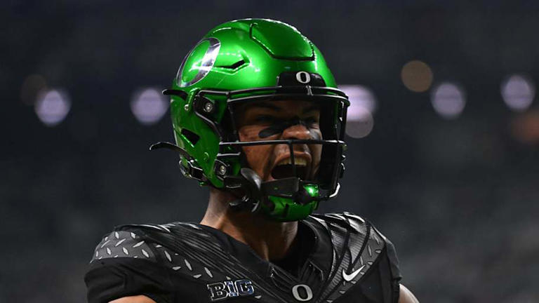 Oregon Ducks Tight End Kenyon Sadiq Silences Big Ten Doubters About ...