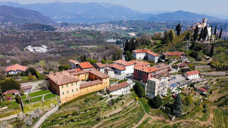 Tucked Between Milan And Lake Como Is Italy's Medieval Village With ...