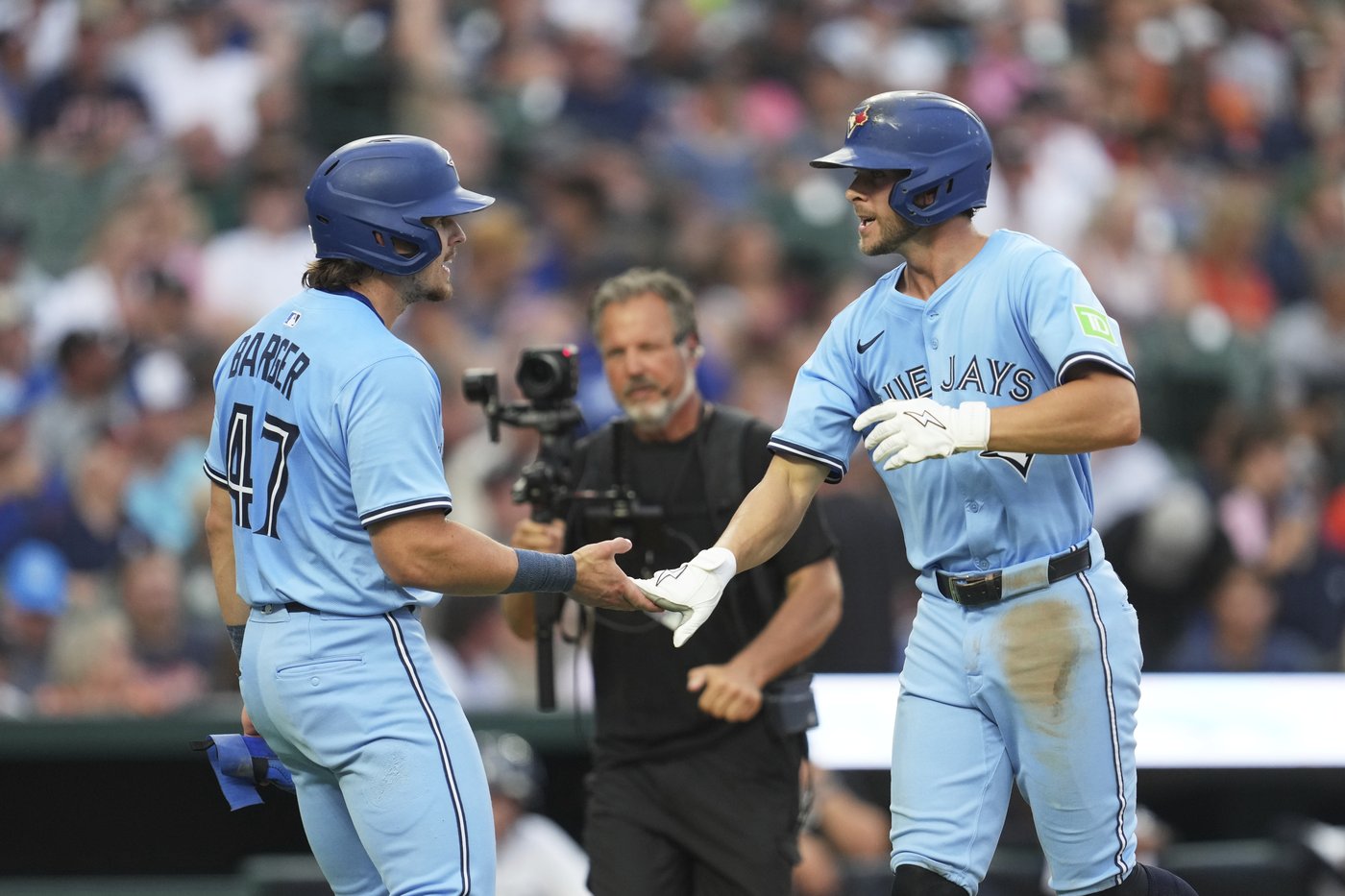 Surging Blue Jays beat slumping Tigers in a matchup of 1st-place teams ...