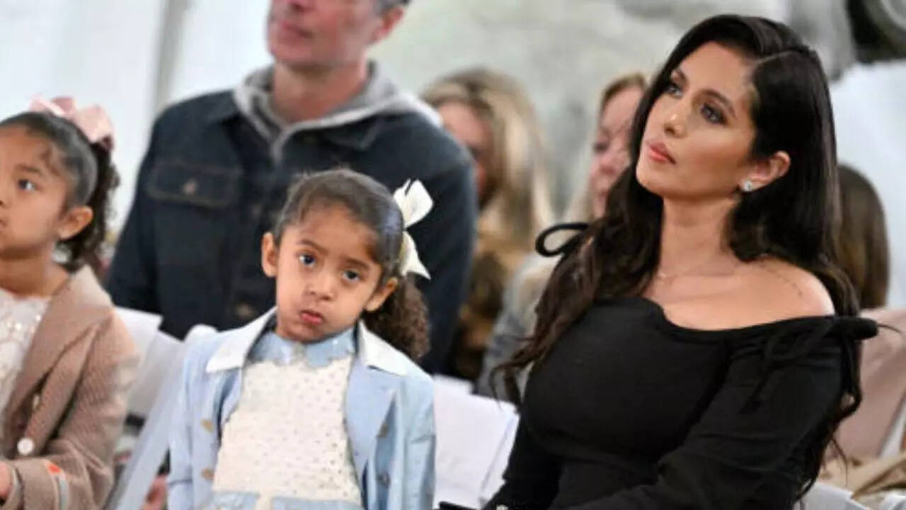 Kobe and Vanessa Bryant's youngest daughter steals hearts by channeling ...
