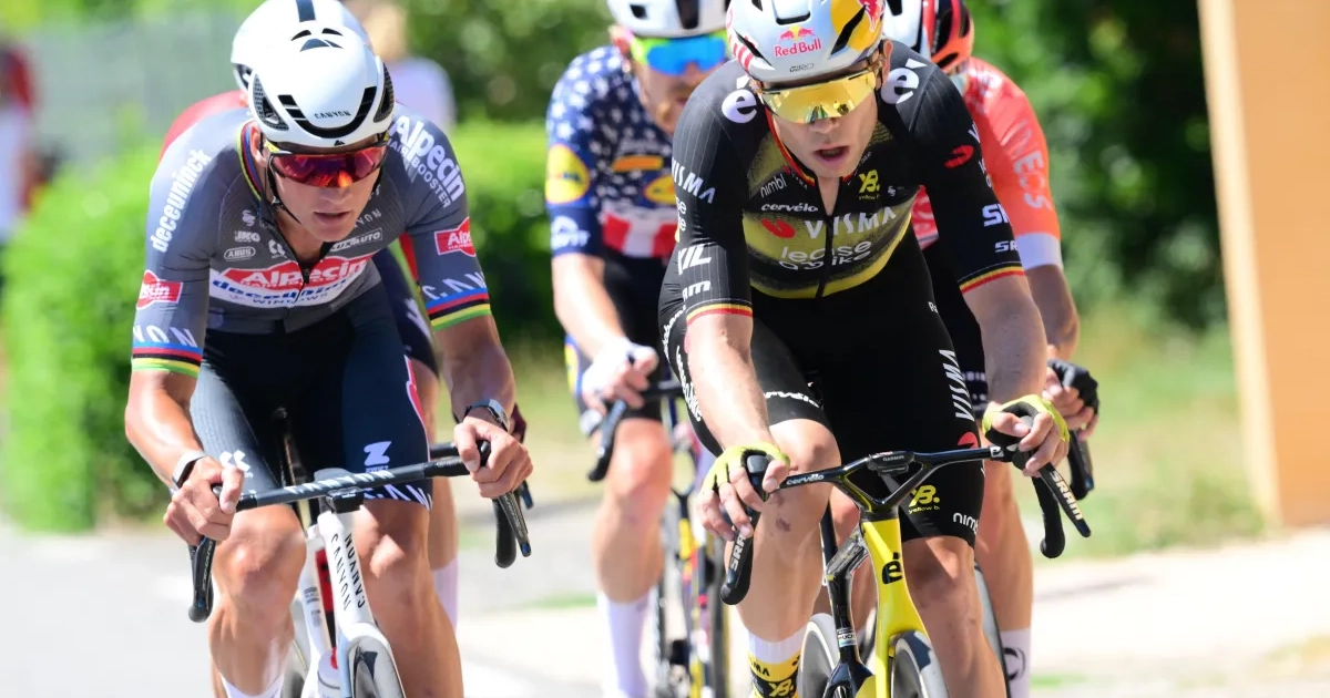 🎥 Herinnert u zich dit episch duel tussen Mathieu van der Poel en Wout ...