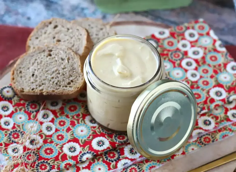 Hard-boiled egg mayonnaise: light, tasty and oil-free