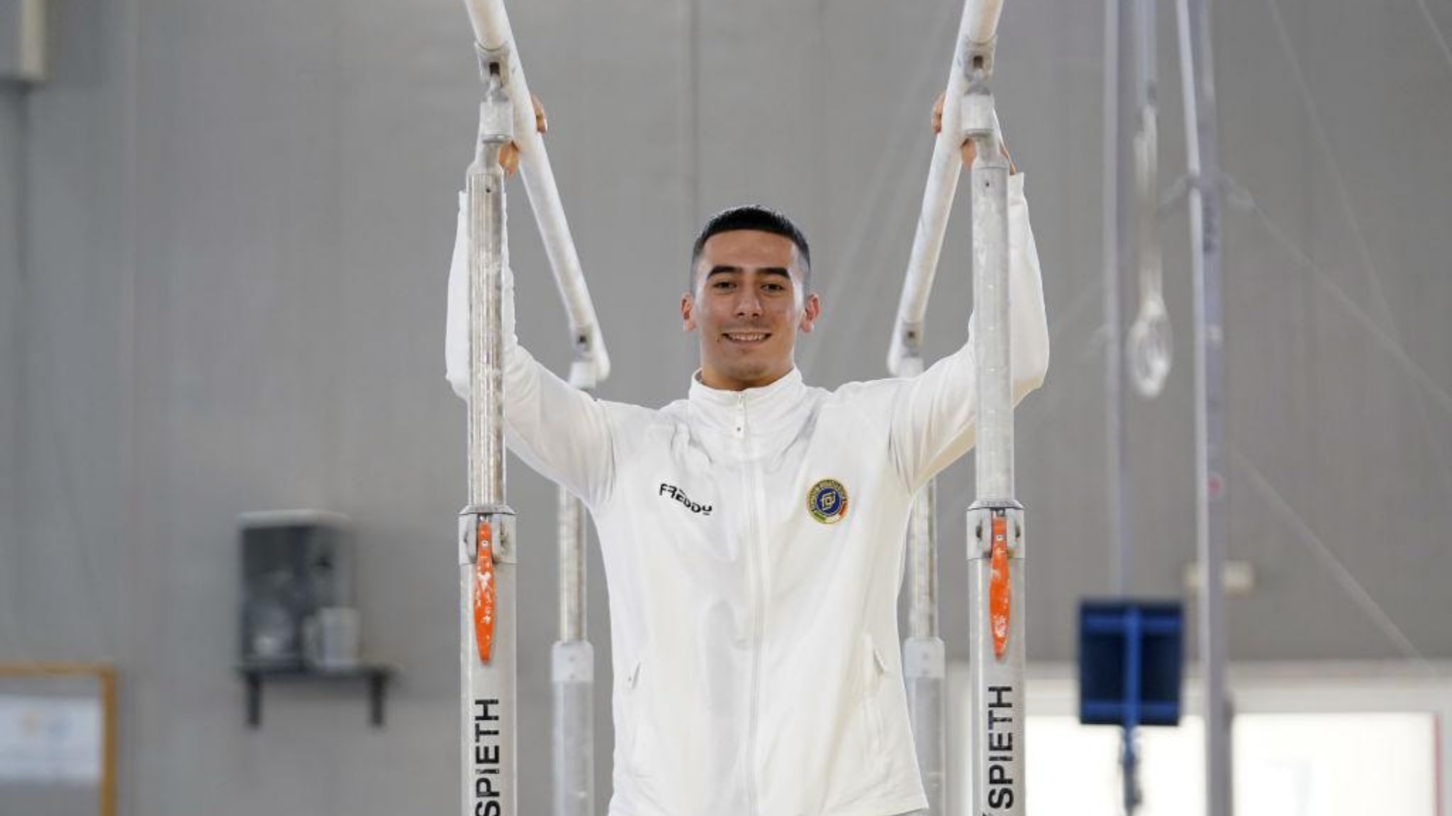 Lorenzo Bonicelli cade dagli anelli: operato al collo, è in coma. L ...