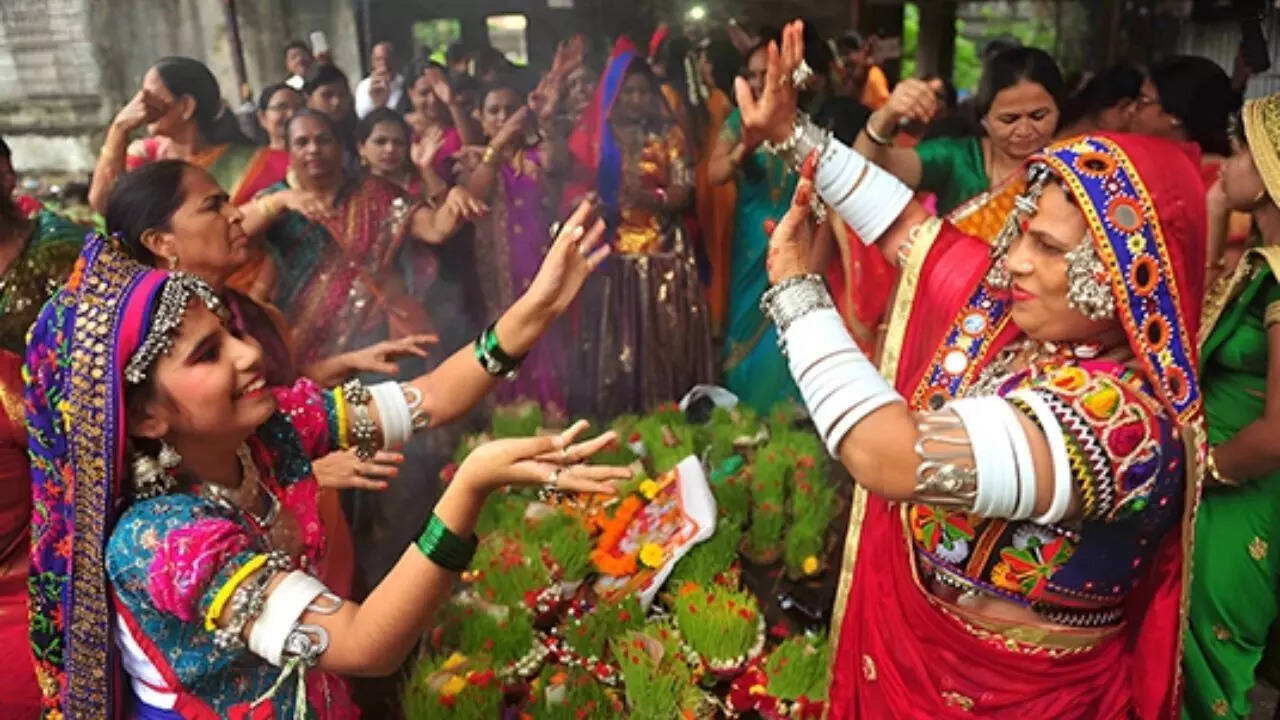 Significance of green bangles on Hariyali Teej 2025: What they ...