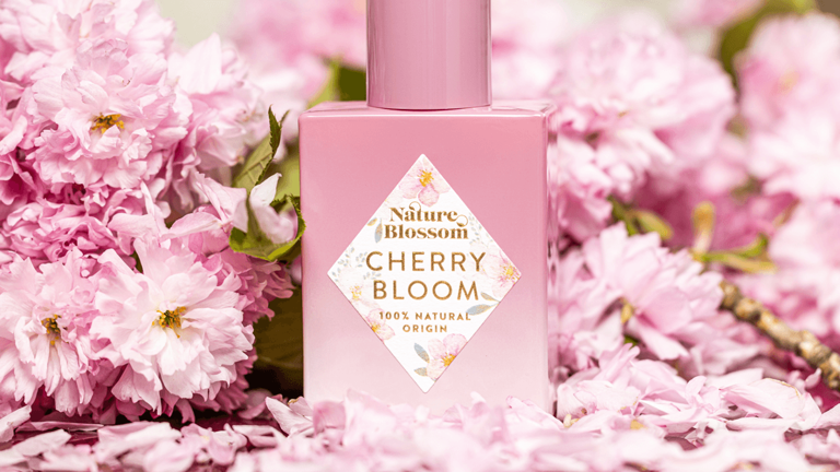 Nature blossom cherry bloom: Natürlicher Blumenduft mit tropischen Noten
