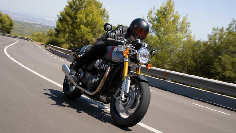10 Classic Motorcycles That Make You Look Like A Rockstar