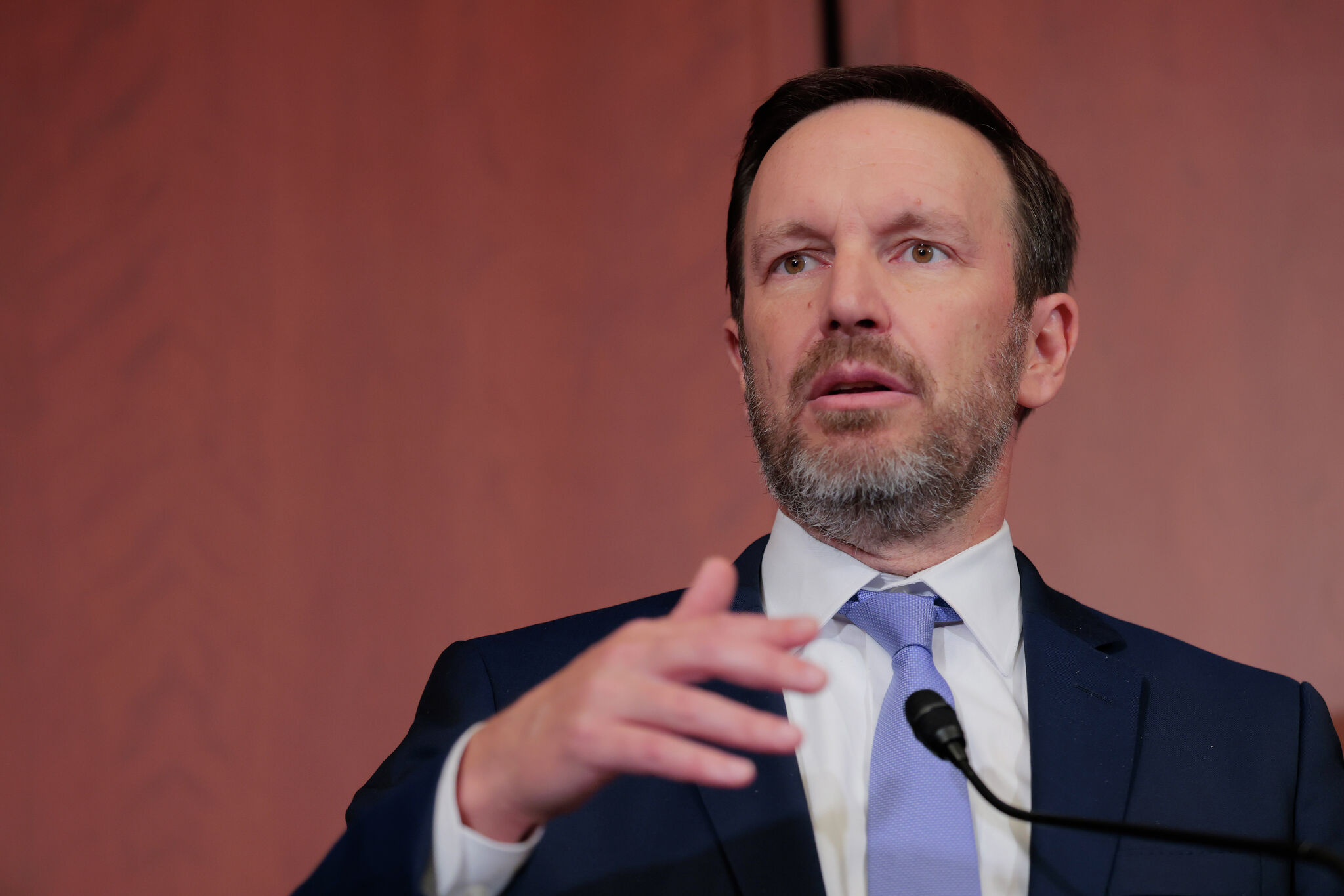 CT Sen. Chris Murphy reintroduces legislation related to college ...