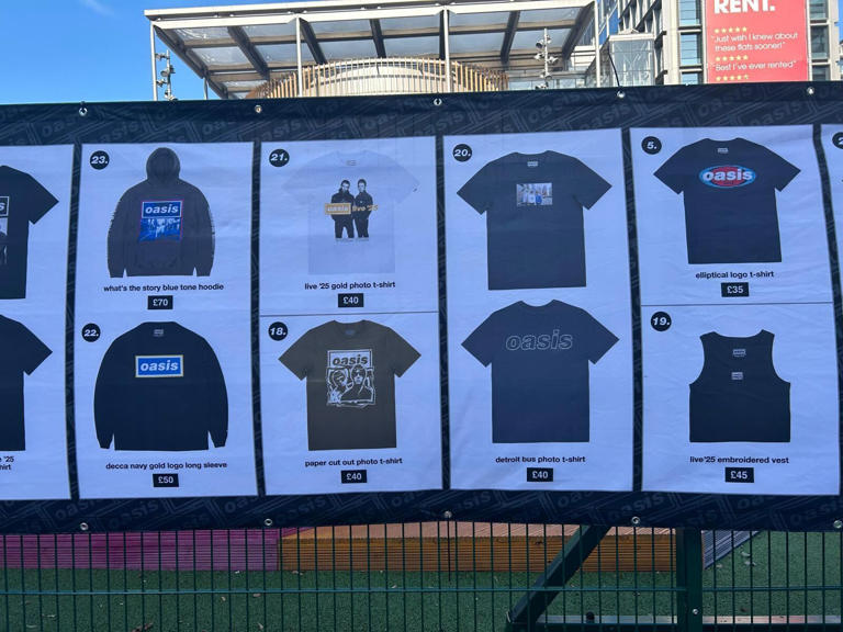 Oasis at Wembley: Excited fans queue from 5am to see first London show ...