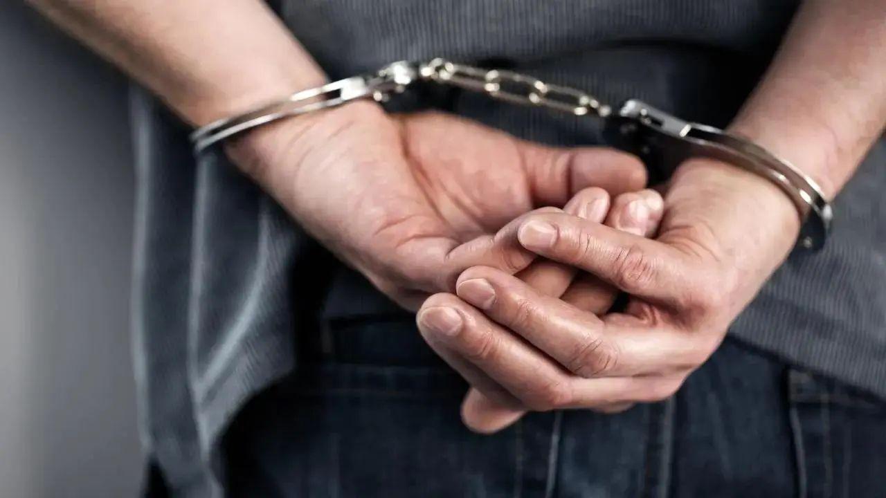 Thane ACB arrests civic official over taking Rs 40,000 bribe