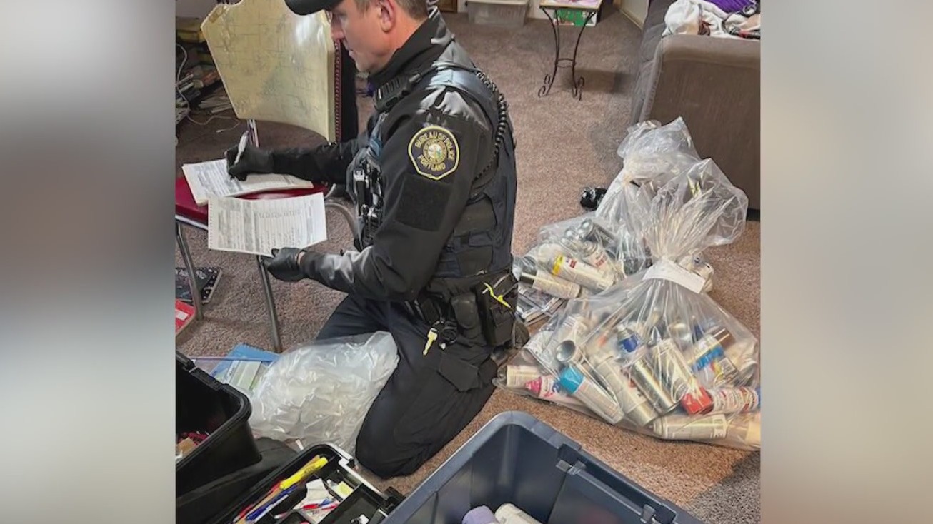 Portland police paint graffiti artist MONK6 into a corner as BAMBI ...