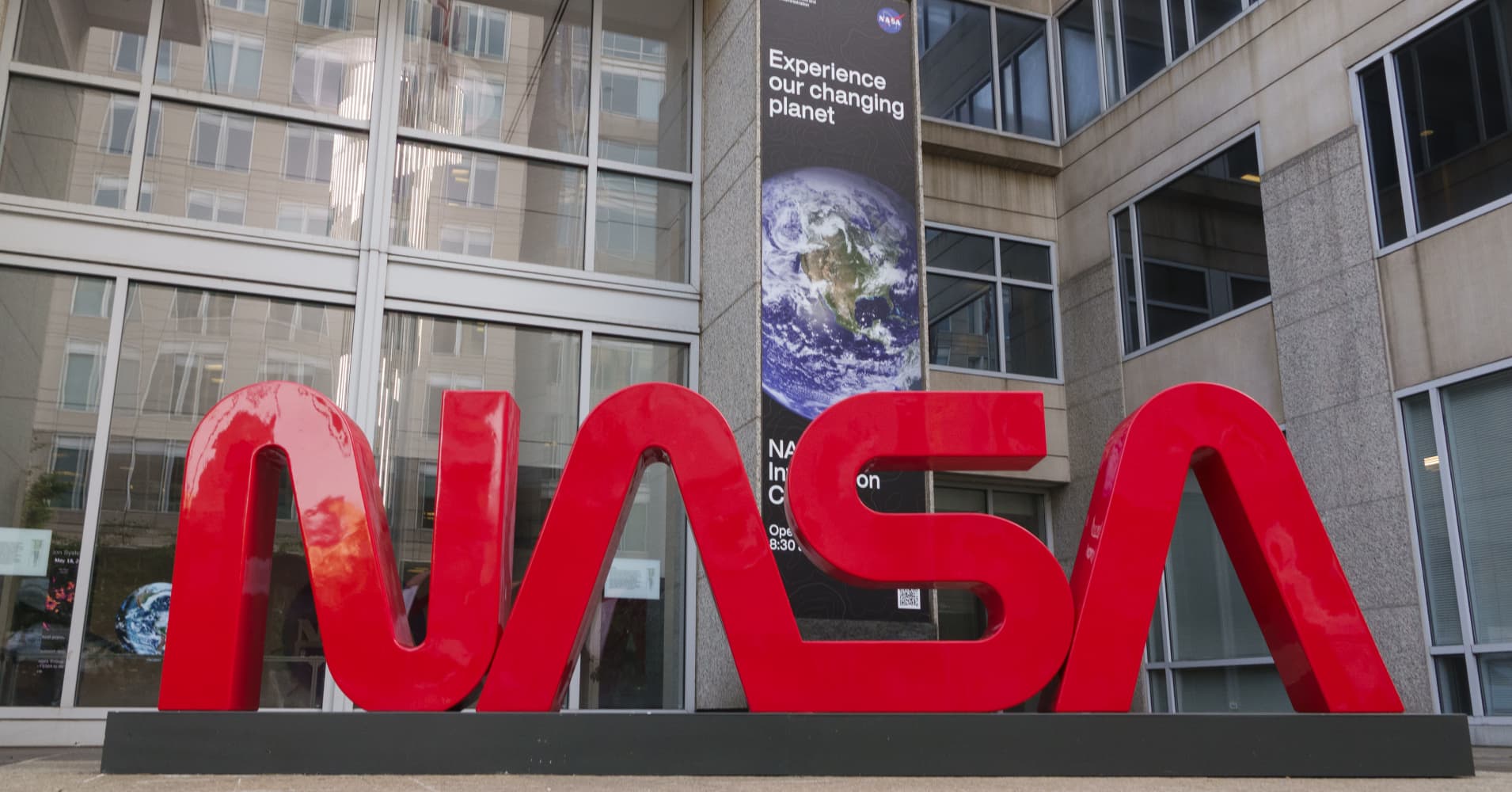 Investing in Space: NASA's months of reckoning