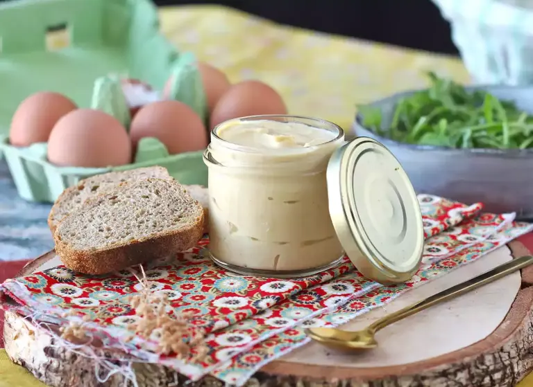 Hard-boiled egg mayonnaise: light, tasty and oil-free