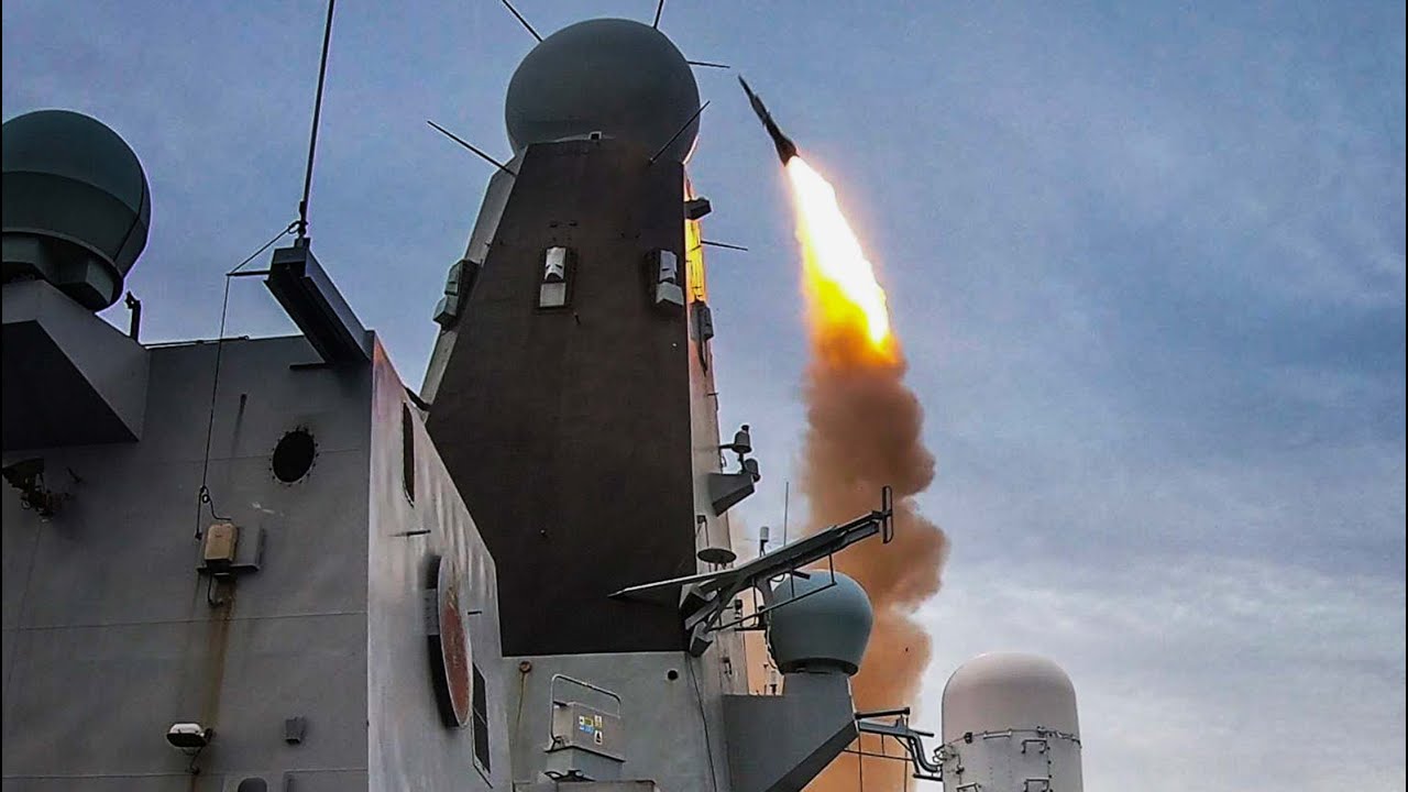 Sea Viper Missile Test from Type 45 Destroyer HMS Dragon