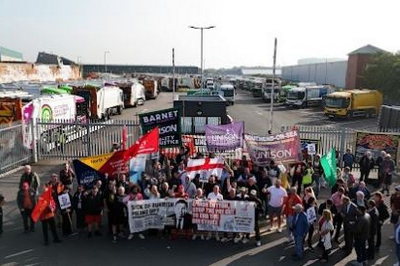 Birmingham bin strike latest as solidarity 'megapicket' halts waste wagons
