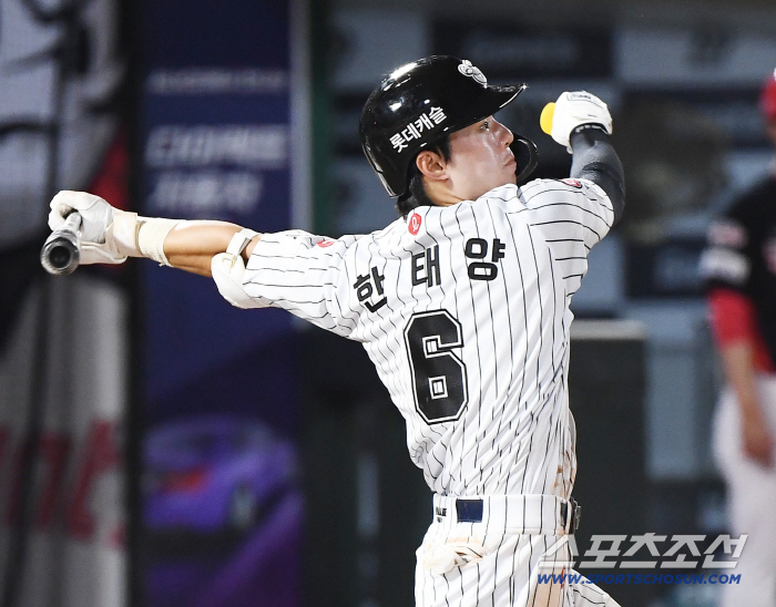 HAN TAE YANG hits a timely two-run ball
