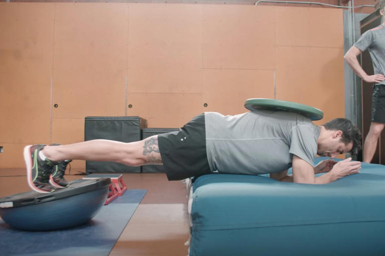 F1 star Daniel Ricciardo reveals workout to withstand high G-forces ...