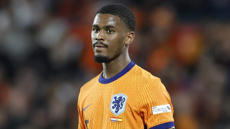 Jorrel Hato: Chelsea Fail With First Bid, Ajax Send ‘Counter-Offer’