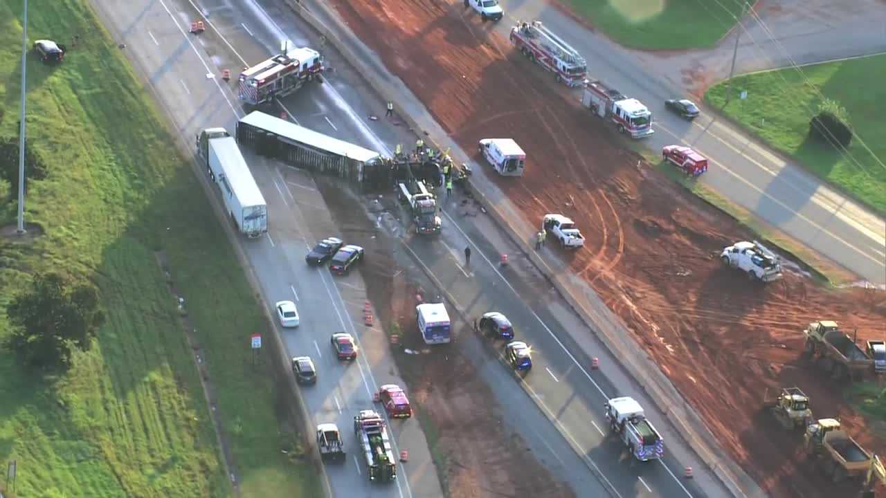 SKY 5 LIVE: Semi rollover causes significant traffic on northbound I-35 ...