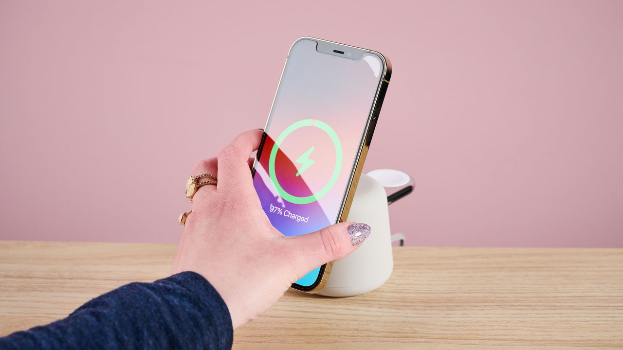 The iPhone 16 and some ‘major Android phones’ just got a big Qi2 ...