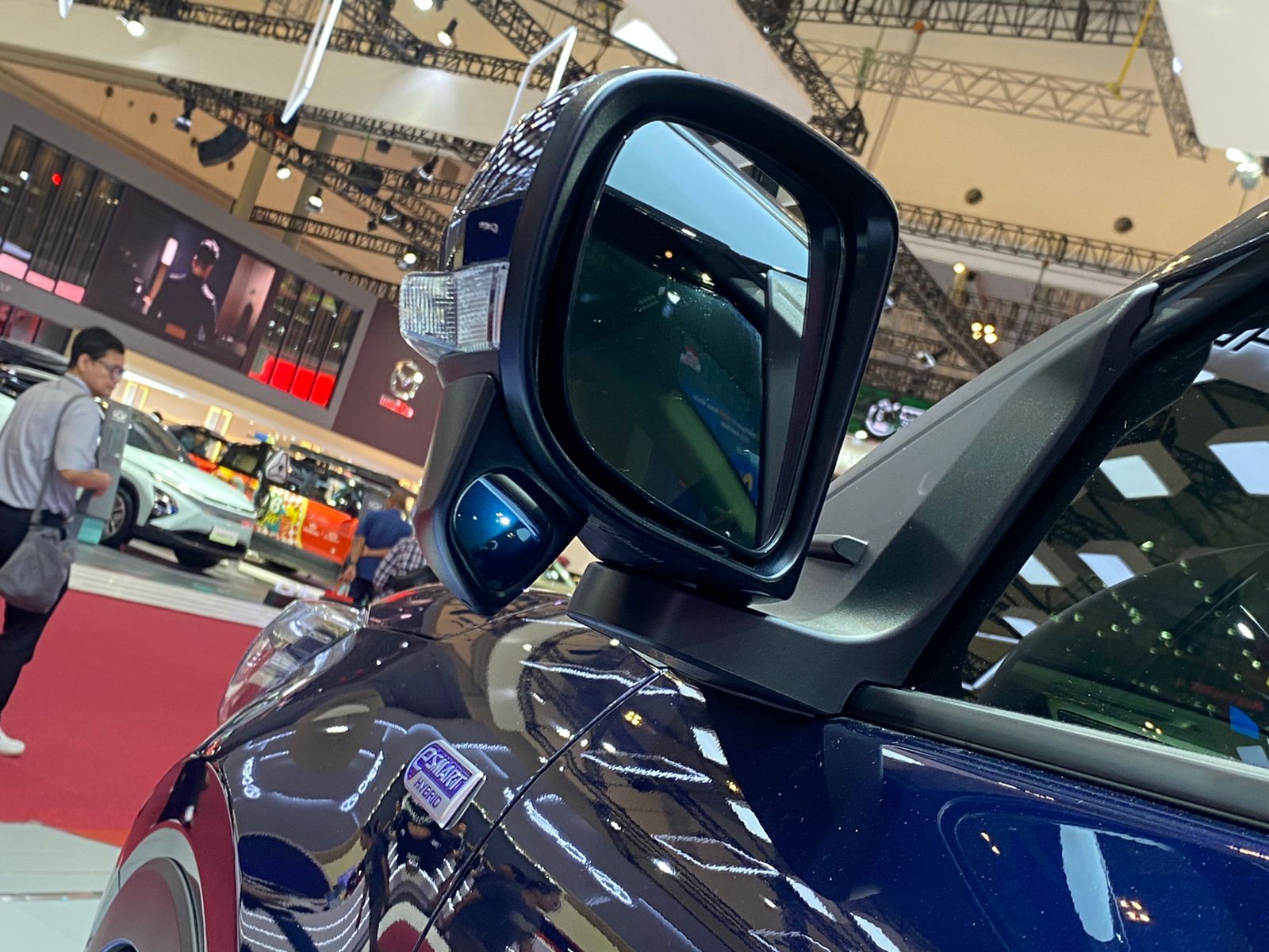 Setel kaca spion mobil untuk pemula, begini lho cara gampangnya