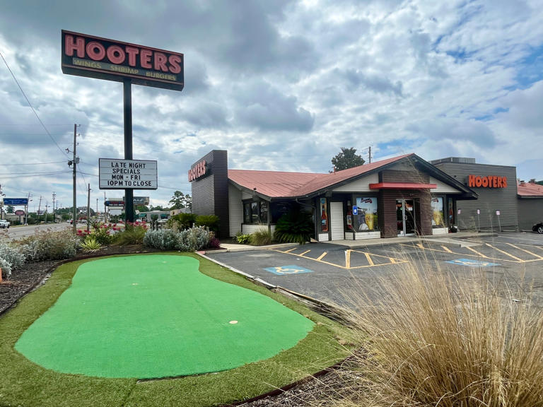 Augusta Hooters, popular location for John Daly during Masters week ...