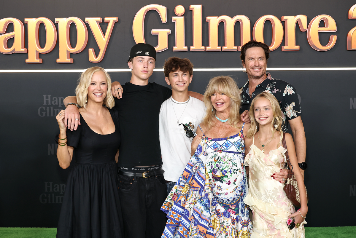 See Goldie Hawn's Rare Red Carpet Appearance With Her Son Oliver Hudson
