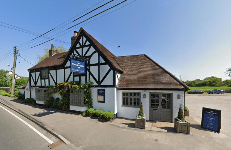 Warwickshire village pub closes after parent company goes into ...