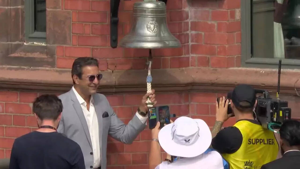 IND vs ENG 4th Test: Wasim Akram rings the five-minute bell ahead of ...
