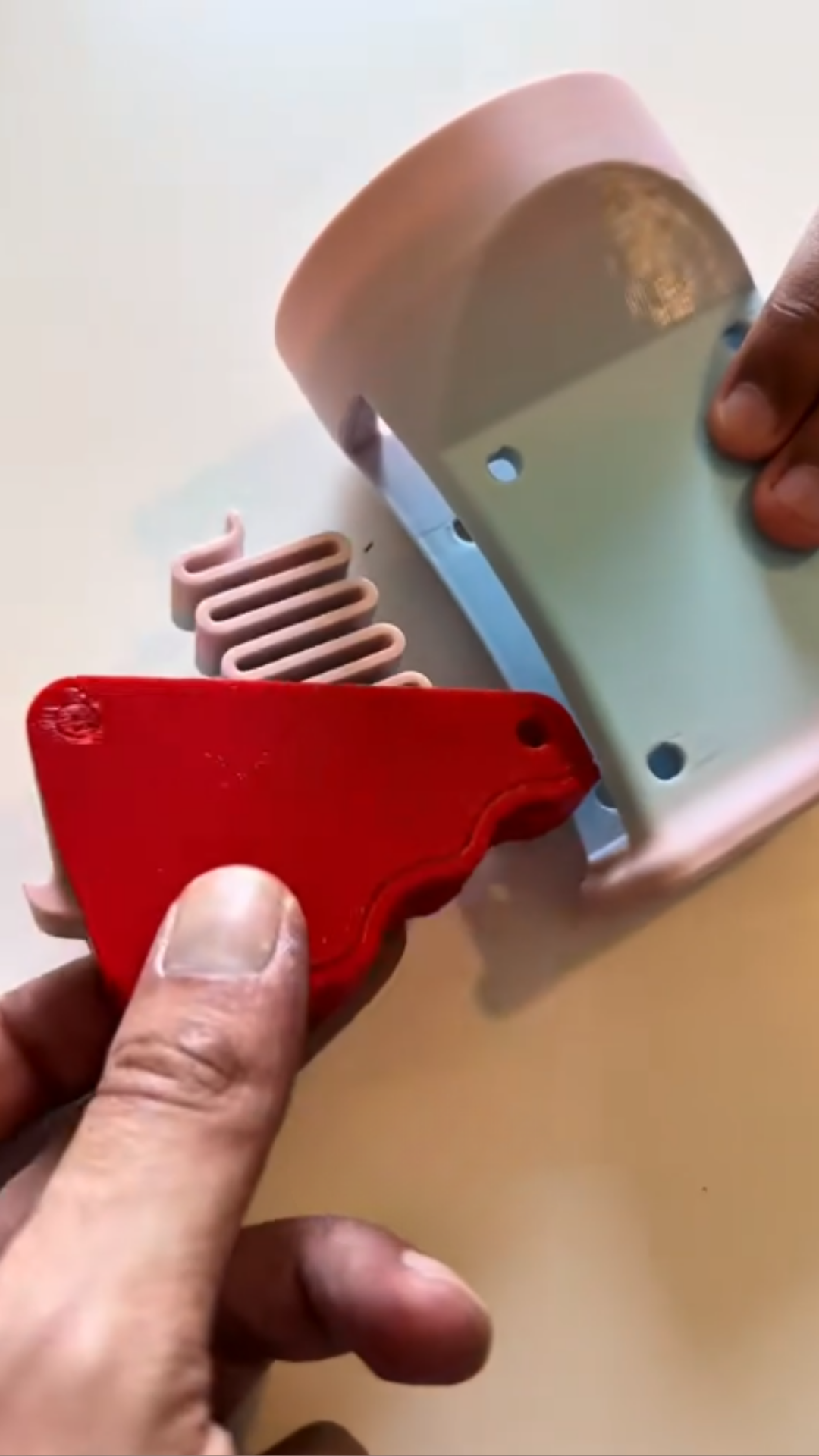 Ouvrir une Canette Facilement : Le Petit Monstre 3D Imprimé Qui Aide ...